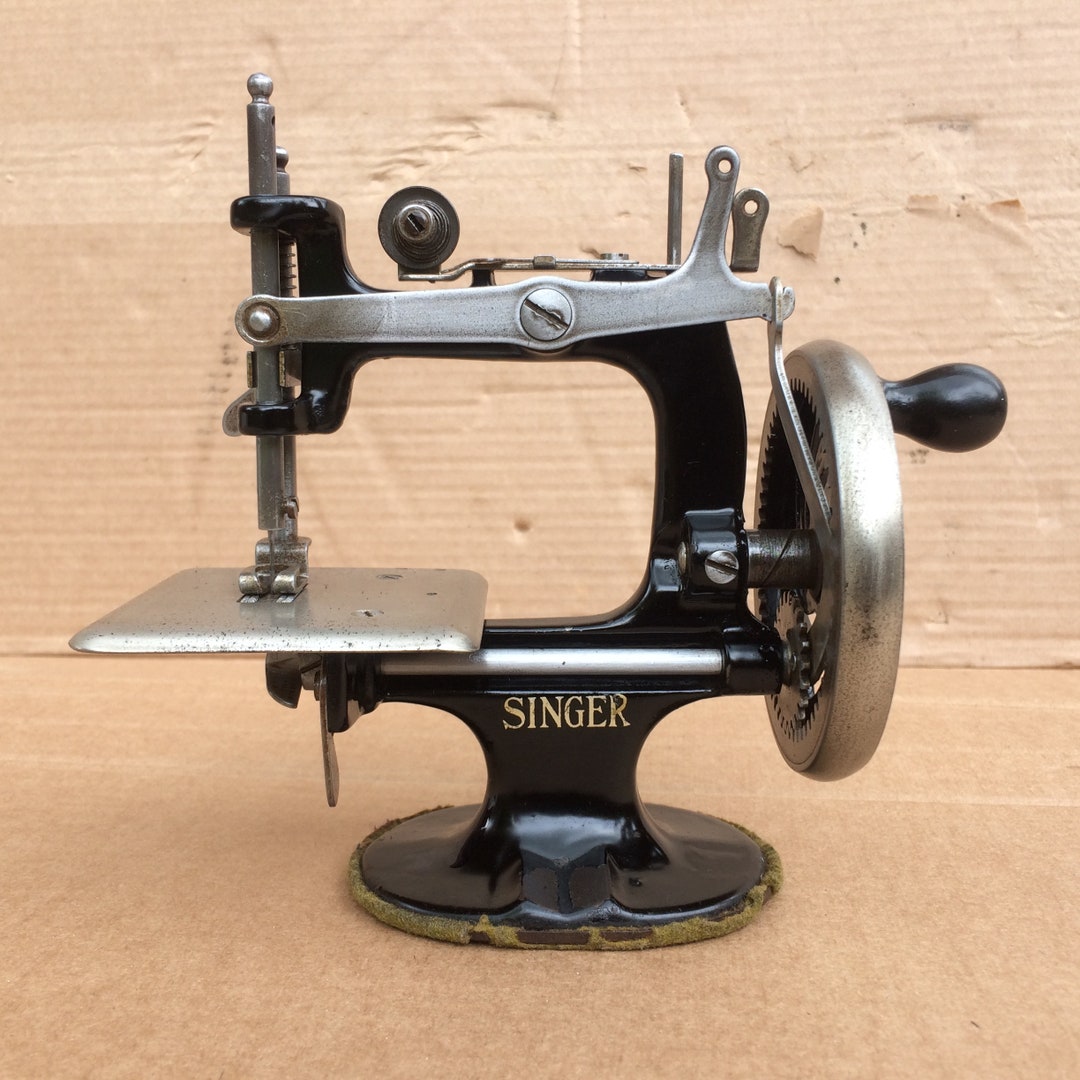 Antique Singer Model 20 Miniature/child Sewing Machine - Etsy