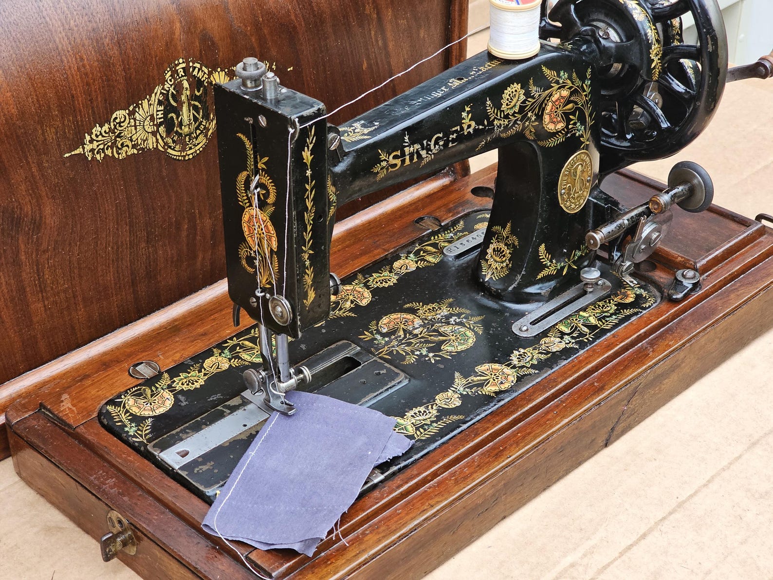 Singer 48K Sewing Machine With Ottoman Carnation Decals - Etsy