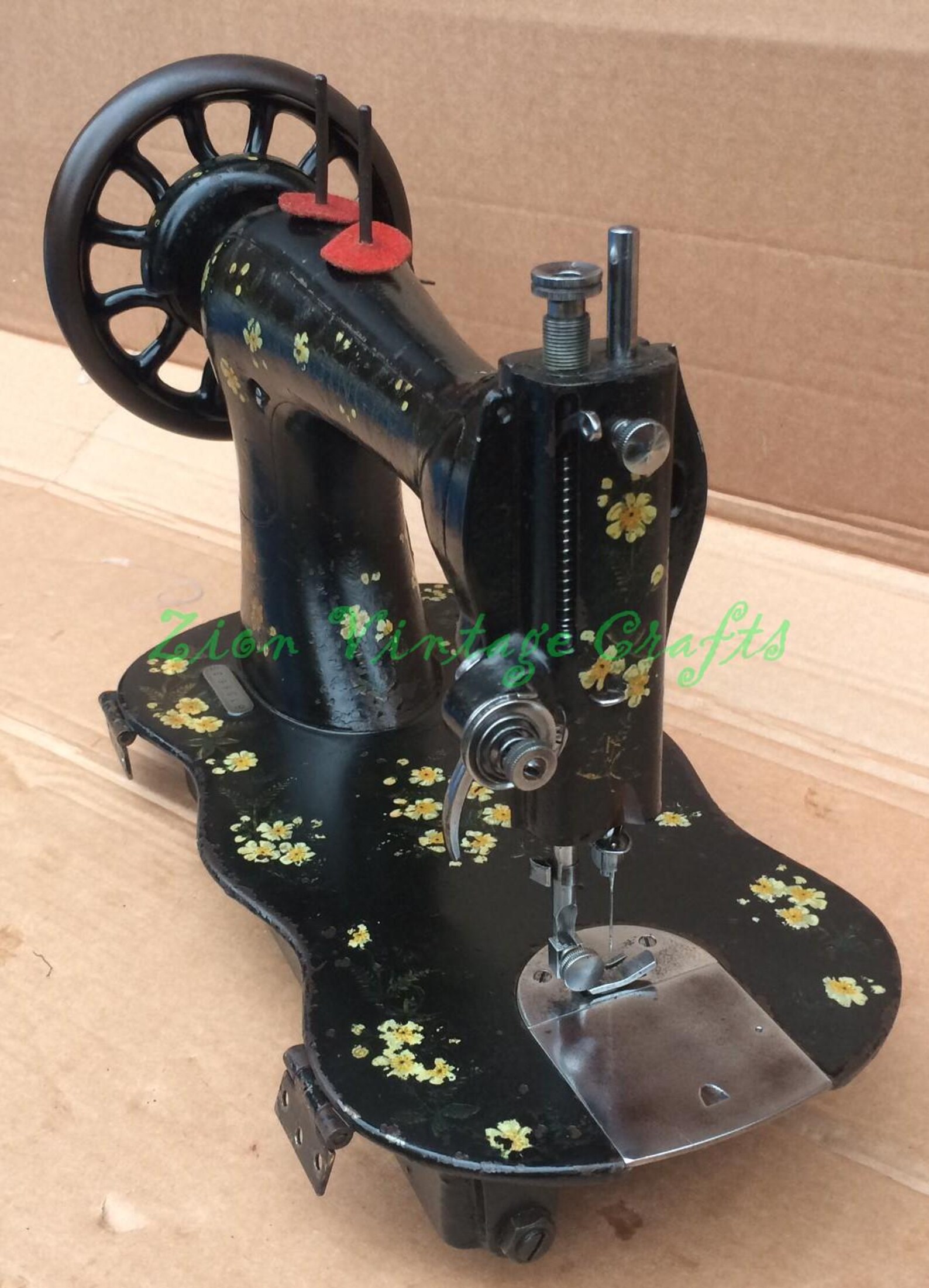 Singer Fiddle Base Improved Family Painted Daises Decals Sewing Machine ...