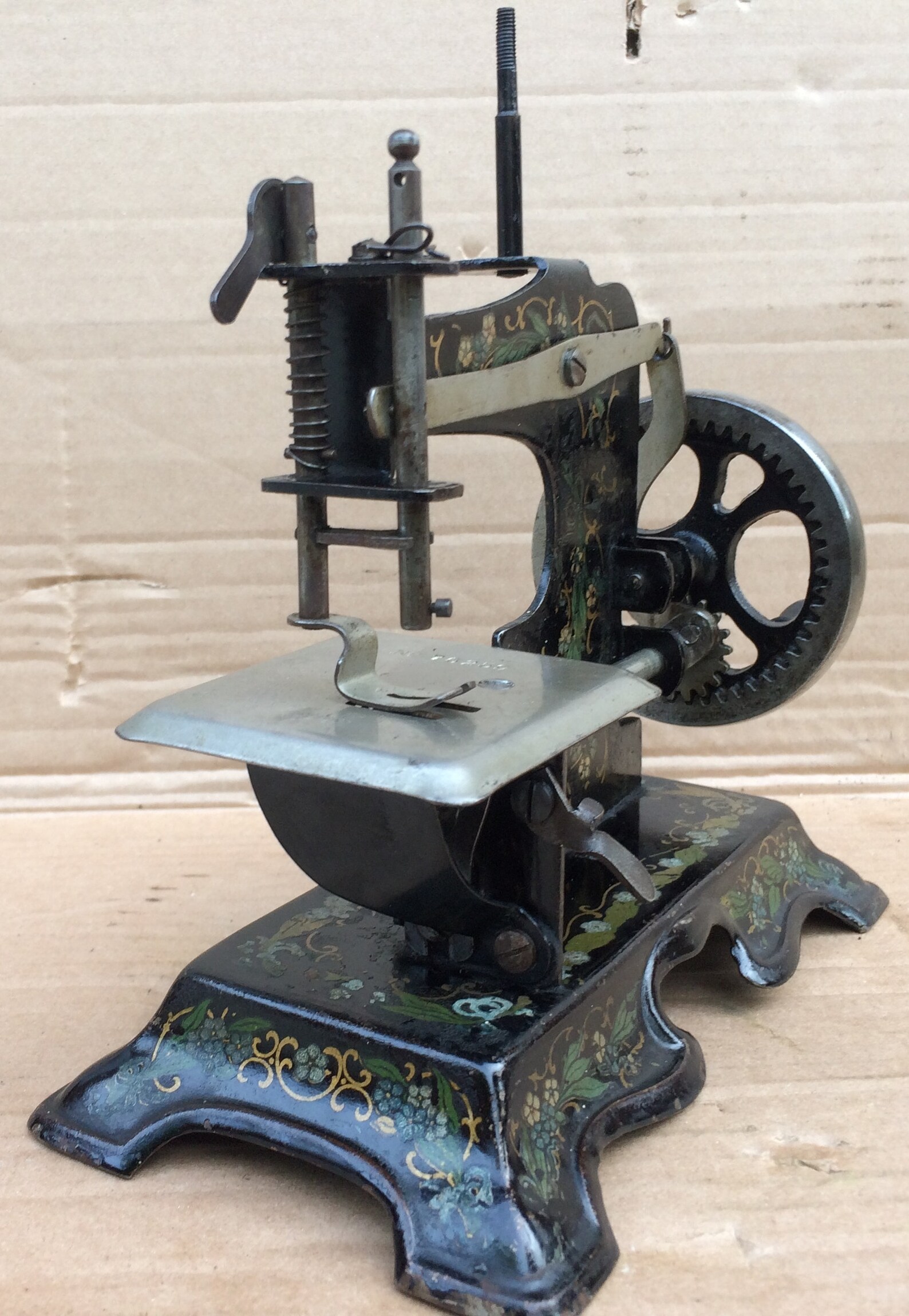 Vintage Muller No. 14 Miniature Toy Sewing Machine - German Collectable ...