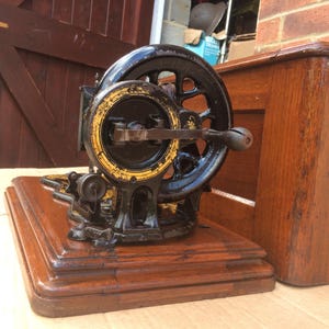 Antique Singer 12K Fiddle Base Sewing Machine With Large Roses Decals ...