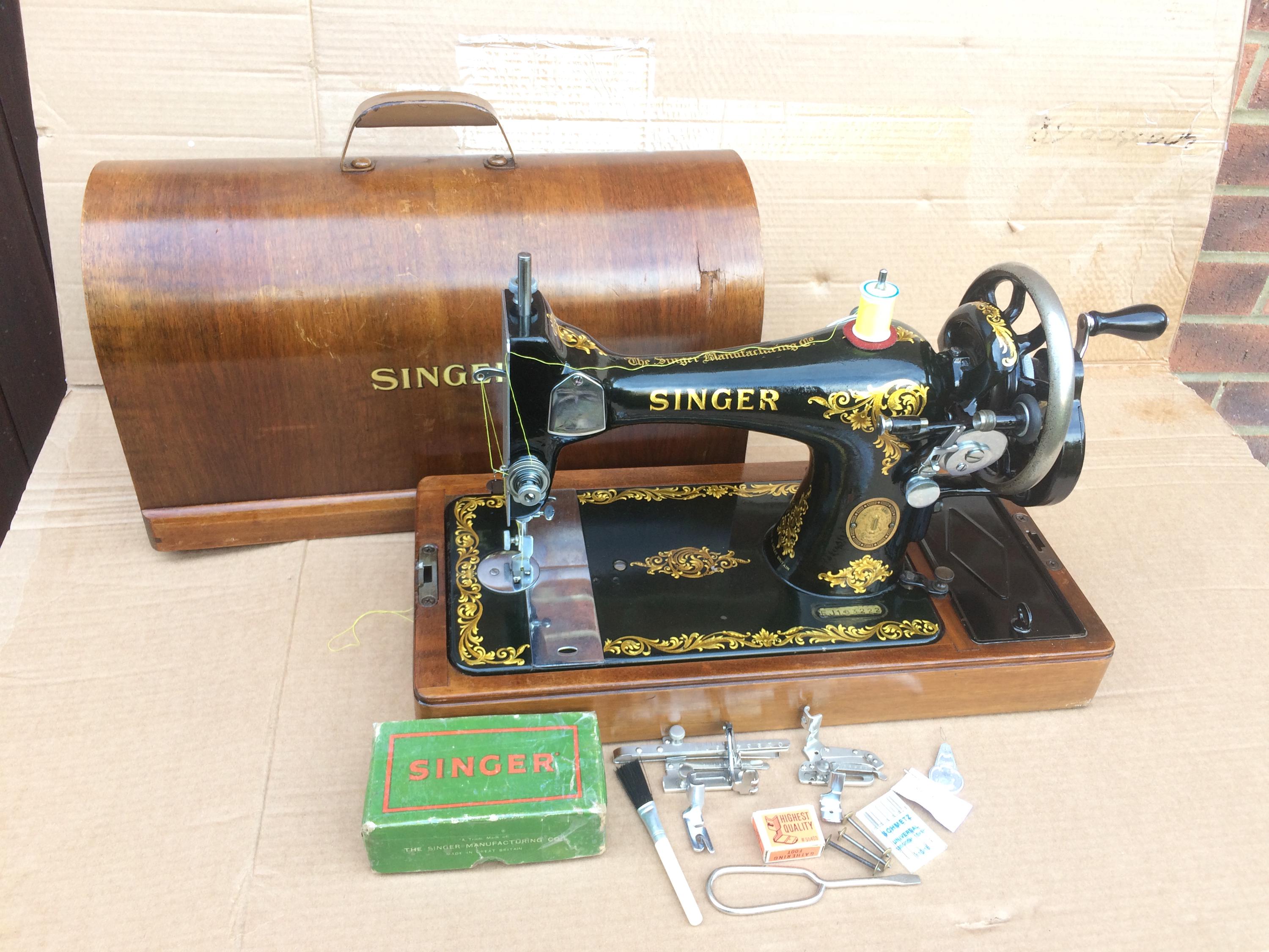Singer 128, 128K Vintage Hand Crank Sewing Machine With Rococo Decals ...