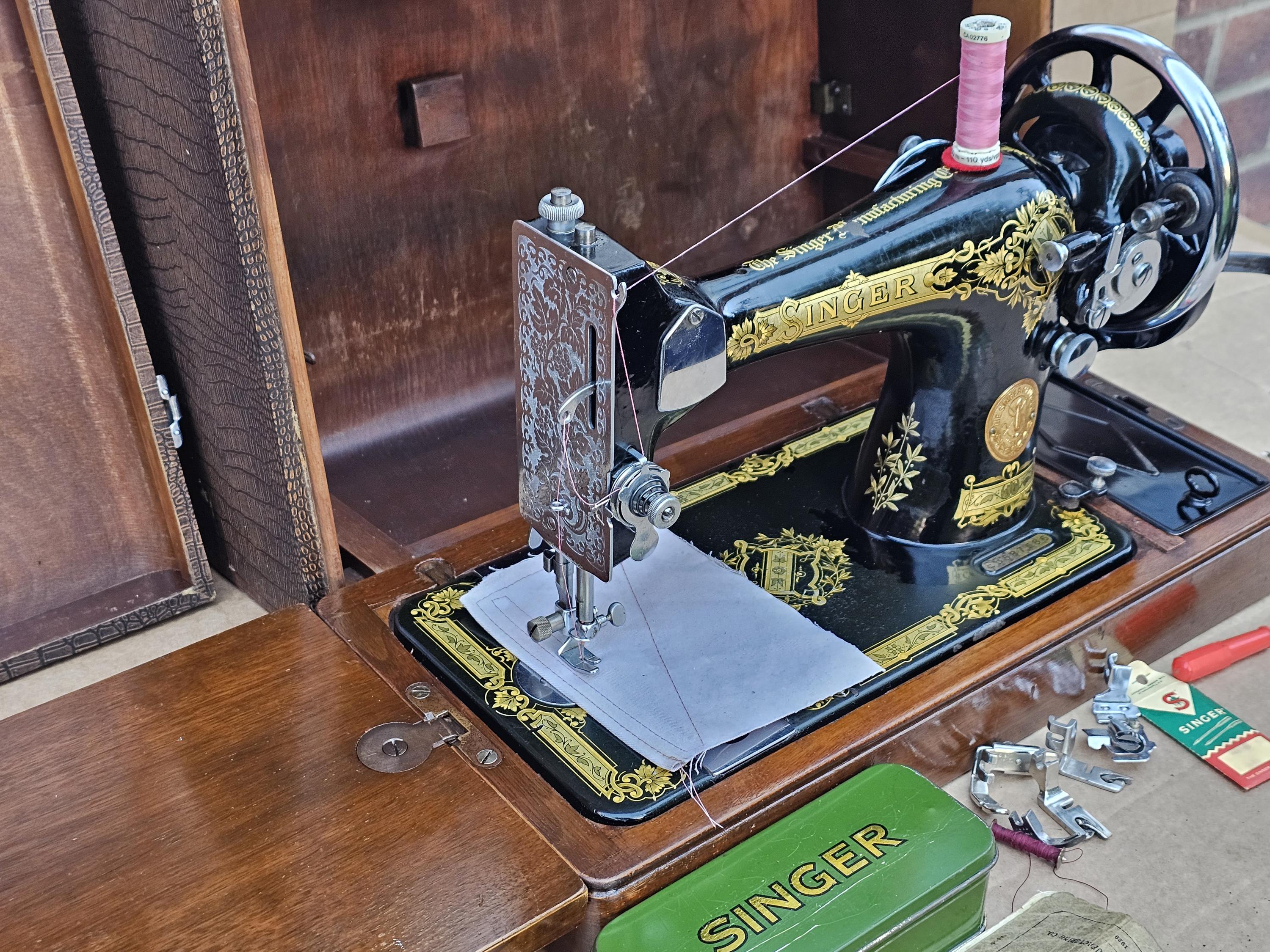 Vintage Singer 28, 28K Hand Crank Sewing Machine With Croc Case and ...