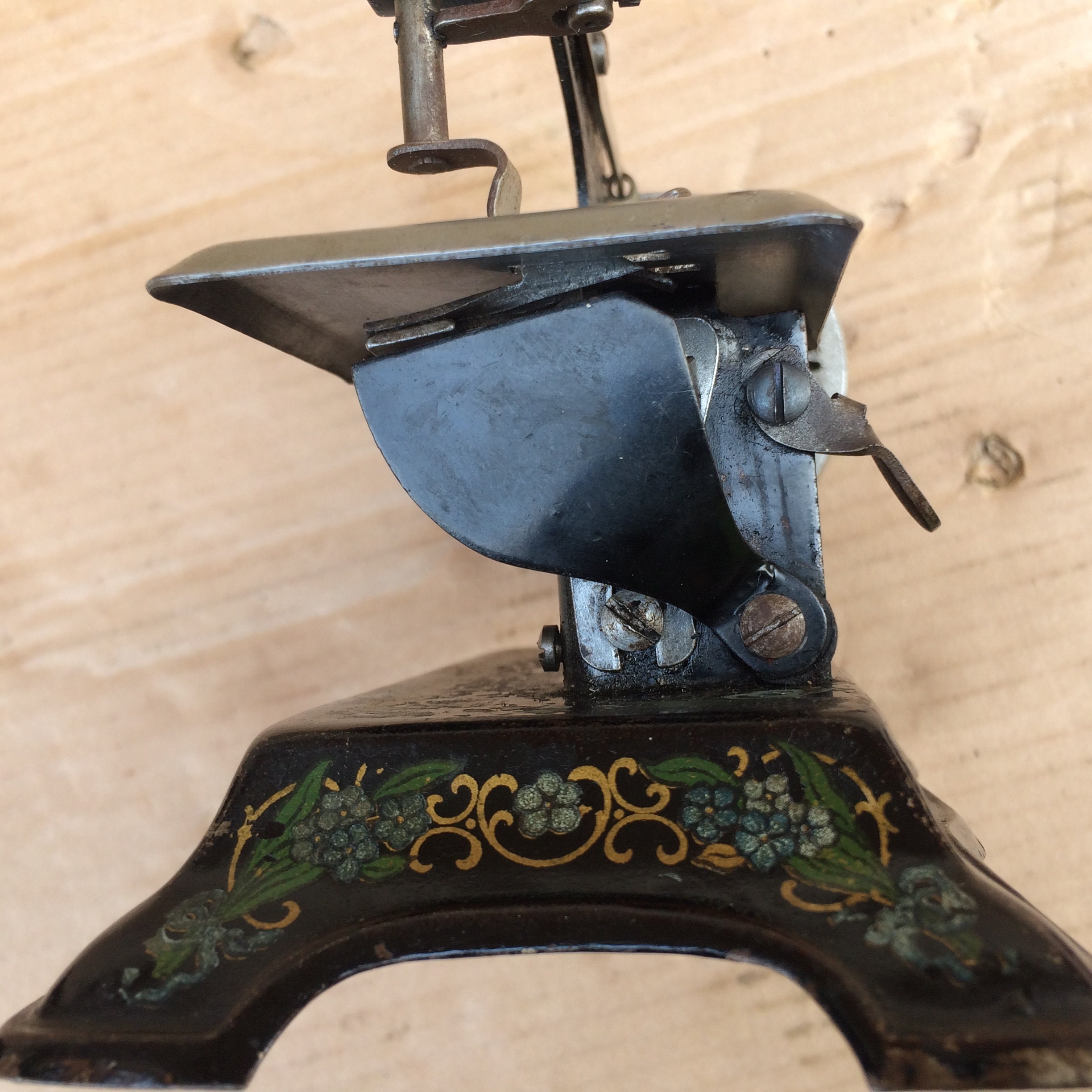 Vintage Muller No. 14 Miniature Toy Sewing Machine - German Collectable ...