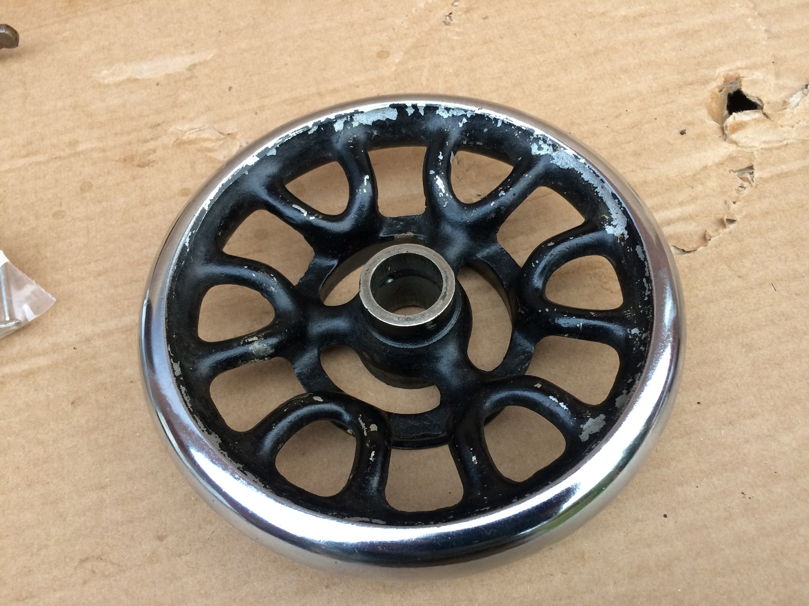 Uncommon Vintage Singer 27K Sewing Machine Balance Wheel With 12 Spokes ...