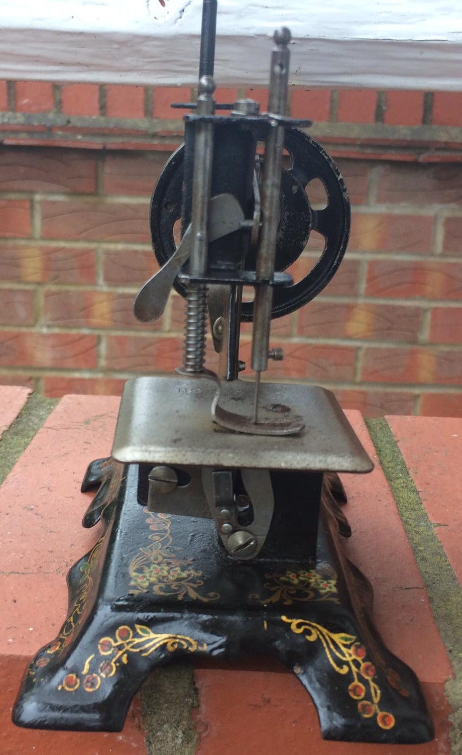 Vintage Muller Toy Sewing Machine: Retro Childs Collectable, Made in ...