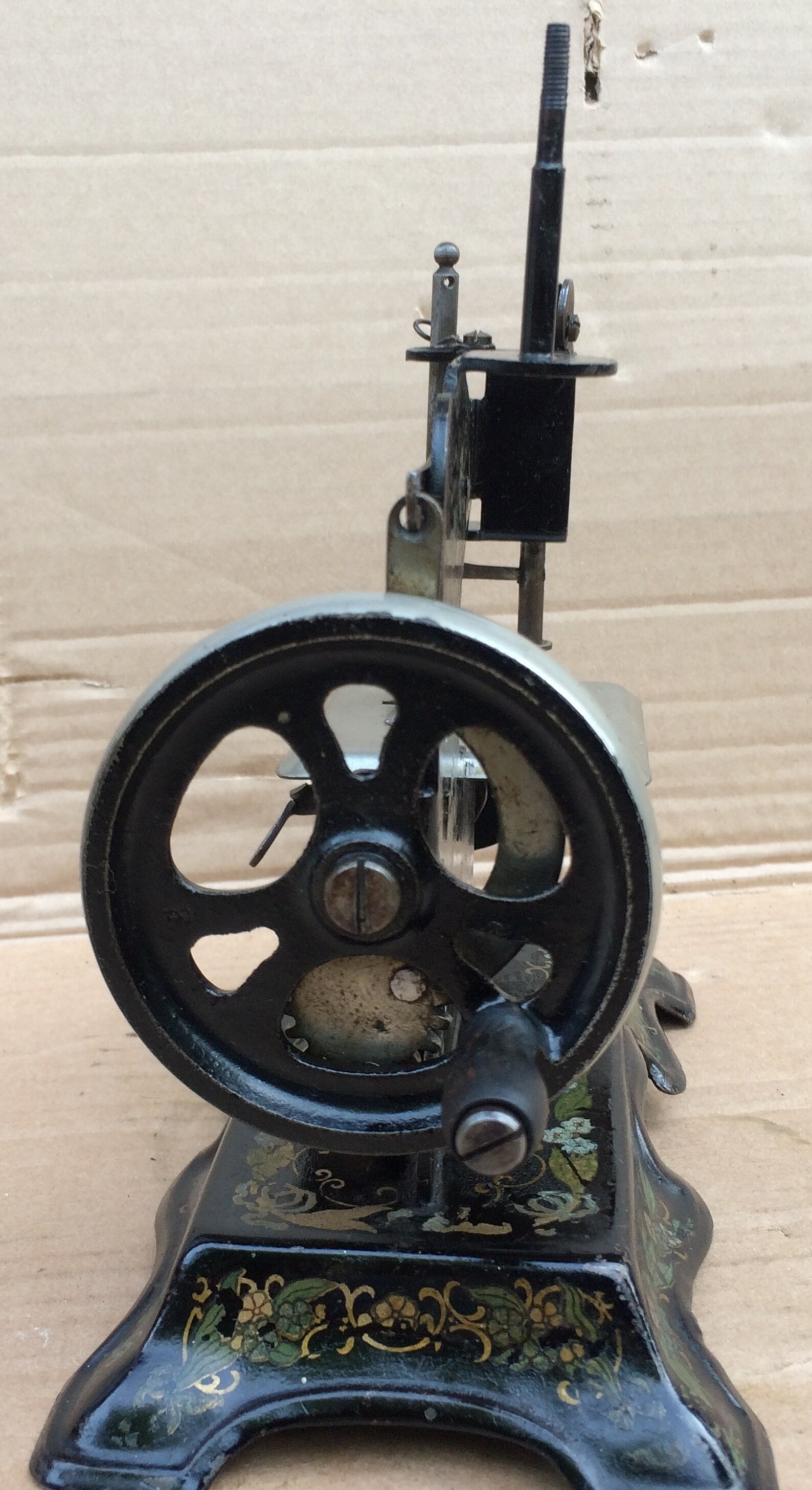 Vintage Muller No. 14 Miniature Toy Sewing Machine - German Collectable ...