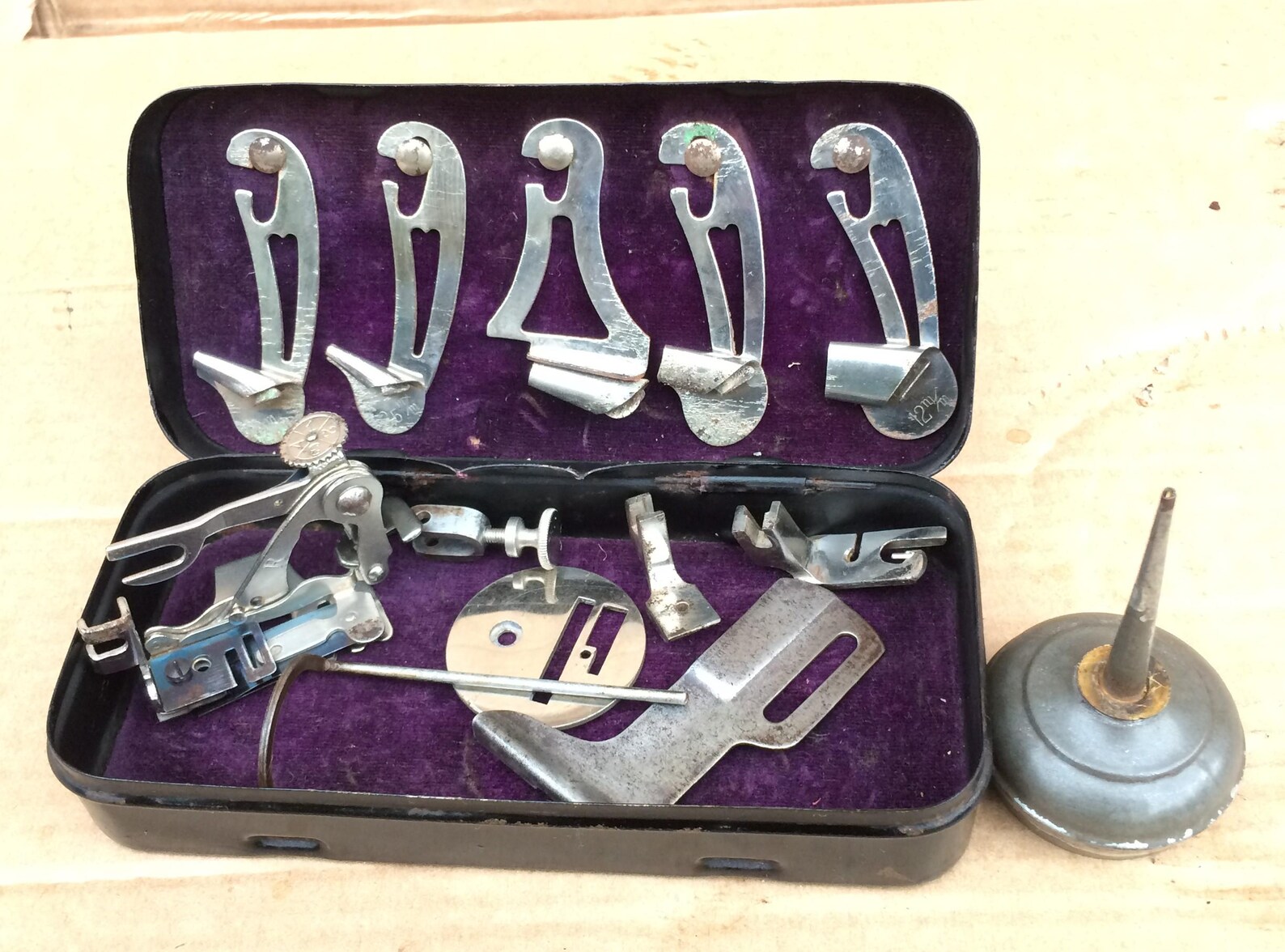 Singer 206, 306, 319 Sewing Machine Accessories With Red Vinyl Case - Etsy