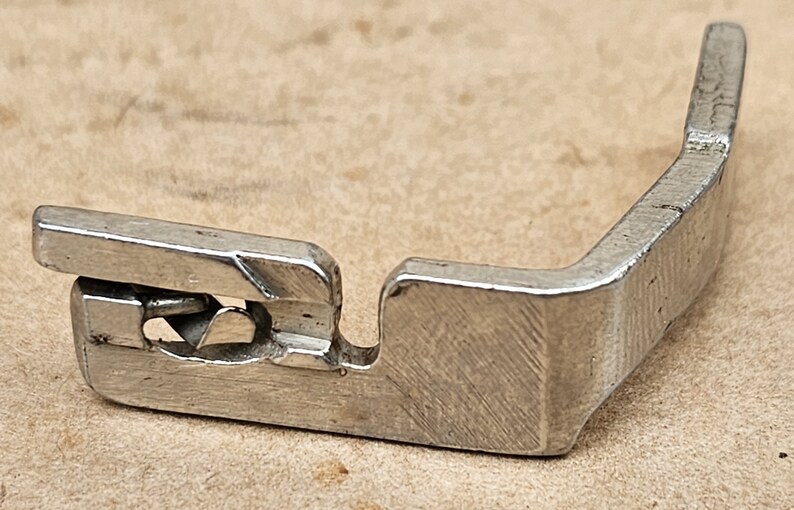 Singer 66 Sewing Machine Back Clamp Narrow/shell Hemmer 28789 - Etsy