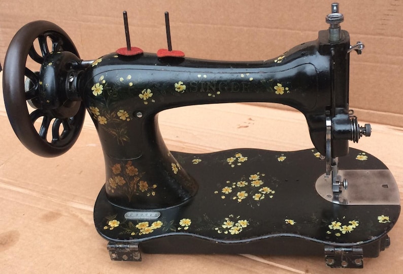 Singer Fiddle Base Improved Family Painted Daises Decals Sewing Machine ...