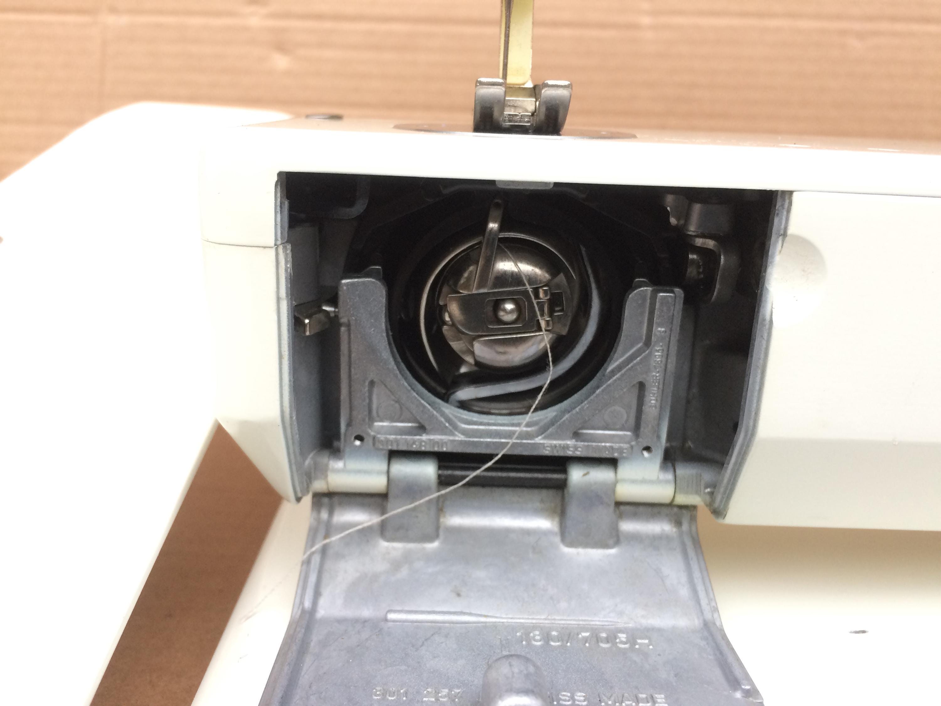 Bernina 932 Electronic Multi Stitch Sewing Machine With Instruction ...