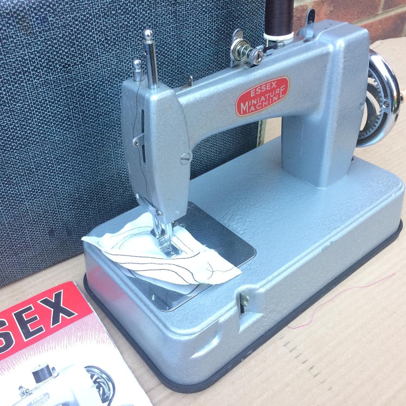 Essex MK2 Miniature/toy Chain Stitch Sewing Machine and Instruction ...