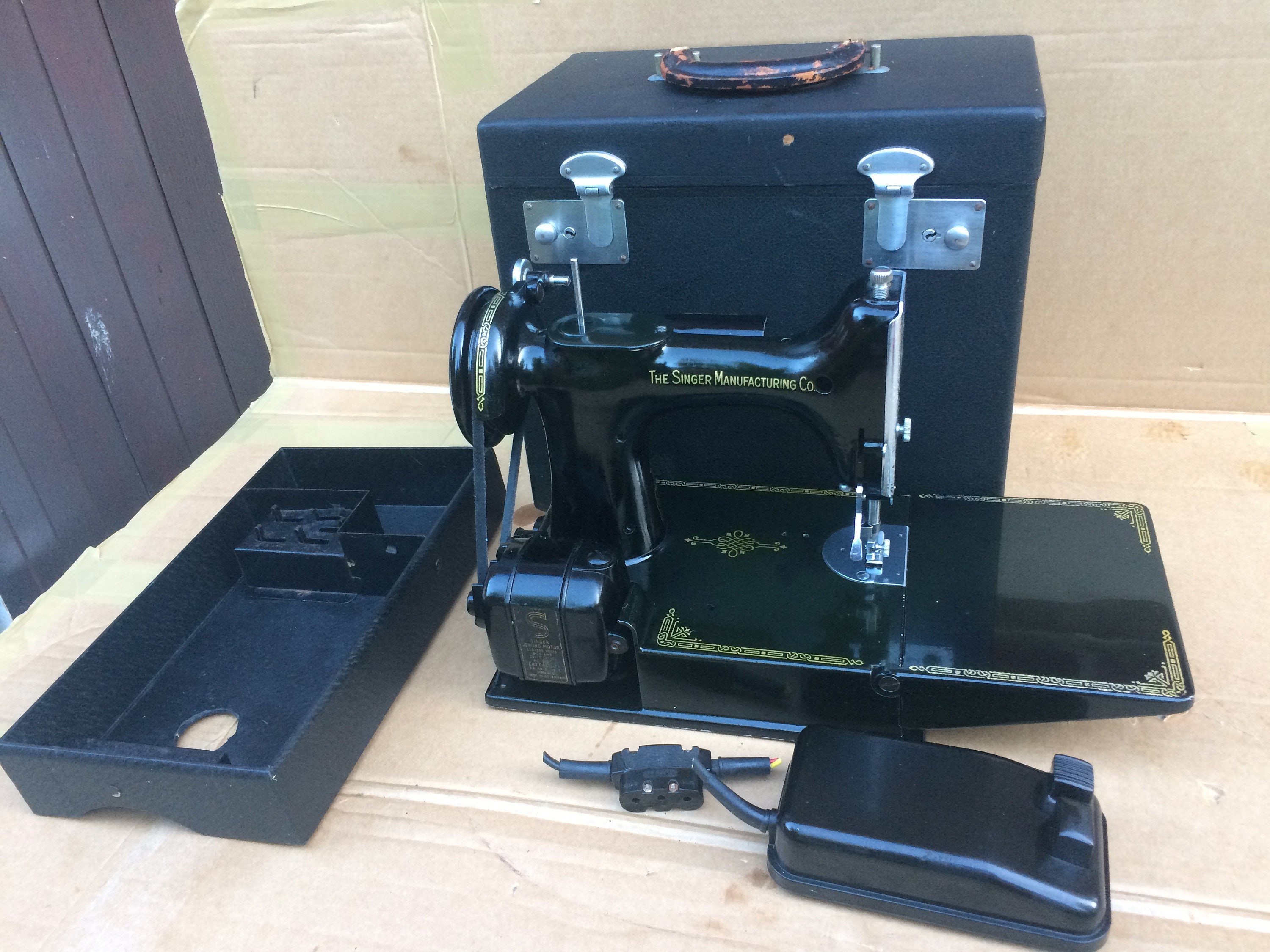 1948 Vintage Singer 221K Featherweight Sewing Machine With Egyptian ...