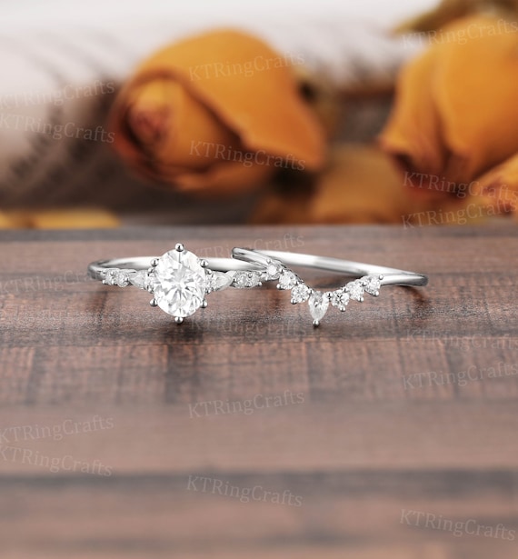 1ct Oval Moissanite Verlobungsring Set Vintage Moissanite Ring sechs Zacken Ring Birnen Diamantring Geschwungenes Ehering Zierliches Heiratsgeschenk Etsy