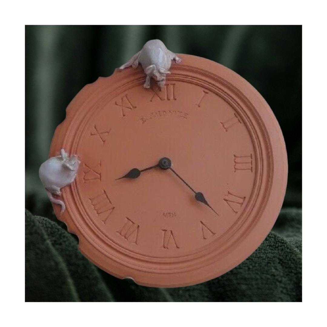 Donald Yule Mouse Wall Clock: Rustic Kitchen Decor (28 Cm) - Etsy