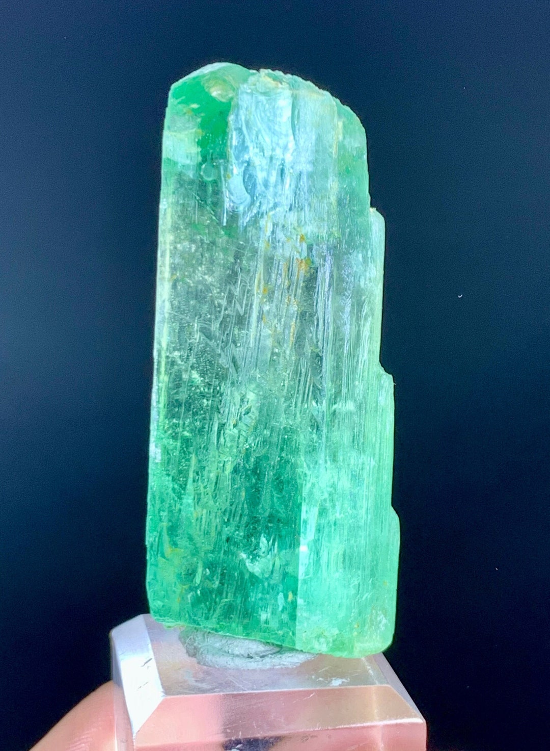 Green Color Hiddenite Kunzitel Crystal , Kunite Stone ,etched Kunzite ...