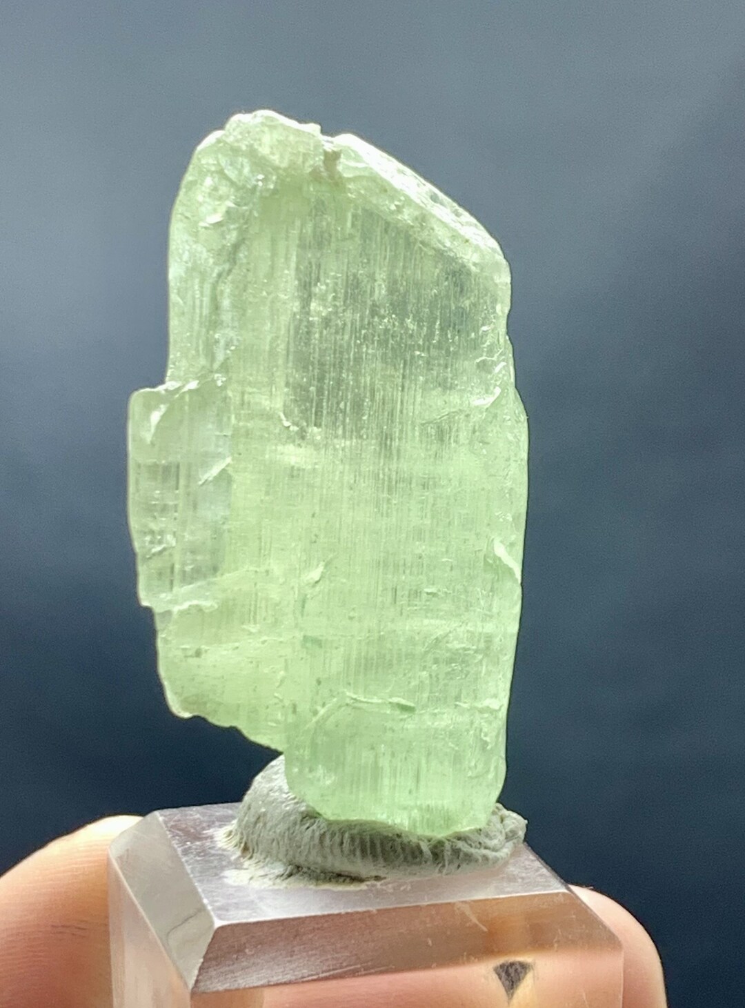 Green Color Hiddenite Kunzitel Crystal , Kunite Stone ,etched Kunzite ...