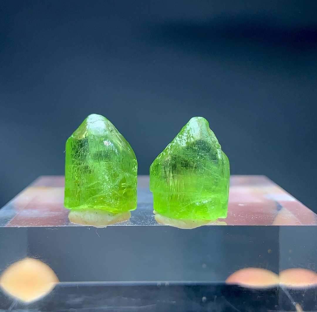 Natural Green Terminated Lustrous Peridot Crystals Pair for Jewelry ...
