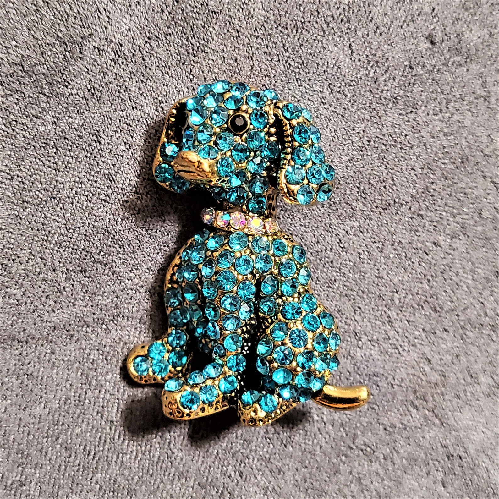 Dog Brooch - Etsy