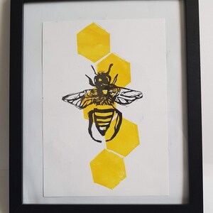 Yellow Honey Bee Wall Art Decor, Bee Honeycomb Poster, Gifts for Mom ...