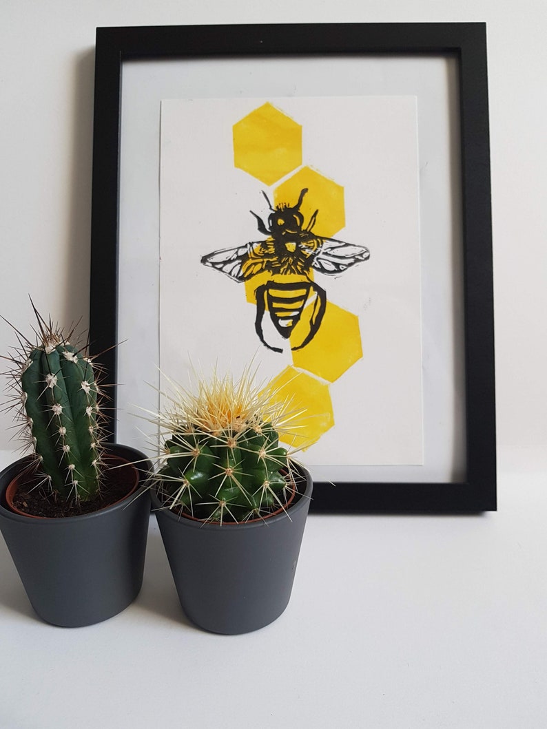 Yellow Honey Bee Wall Art Decor, Bee Honeycomb Poster, Gifts for Mom ...