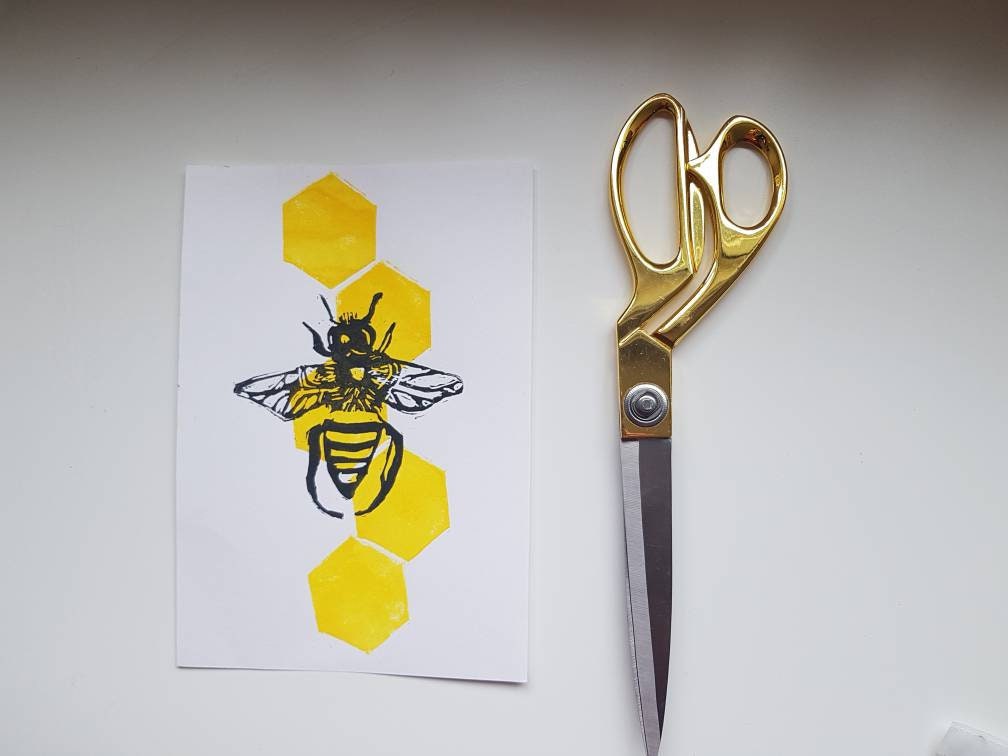 Yellow Honey Bee Wall Art Decor, Bee Honeycomb Poster, Gifts for Mom ...