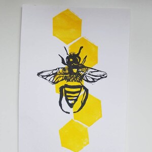 Yellow Honey Bee Wall Art Decor, Bee Honeycomb Poster, Gifts for Mom ...