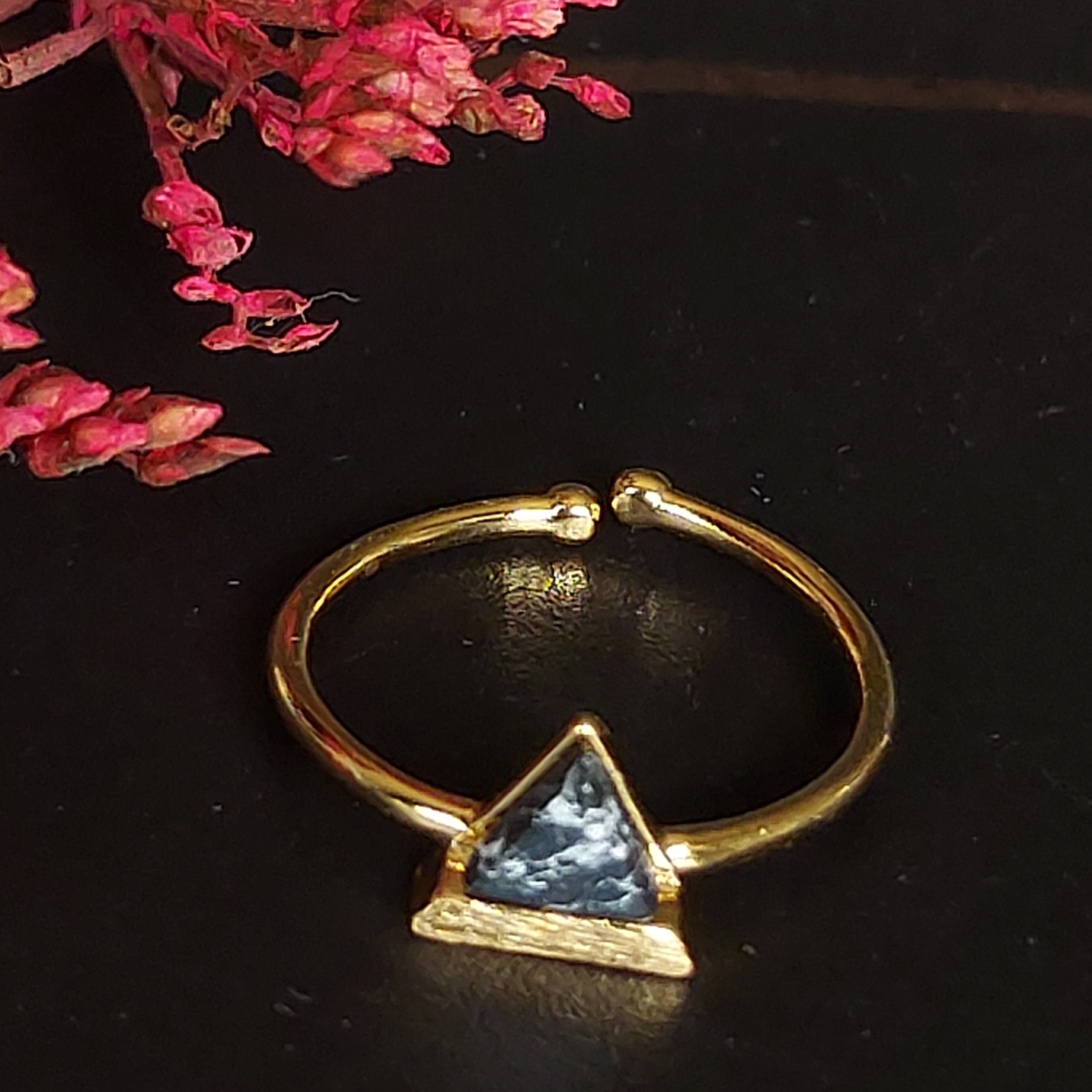 Black Howlite Marble Ring, Triangle Stone Ring, Gold and Black Free ...