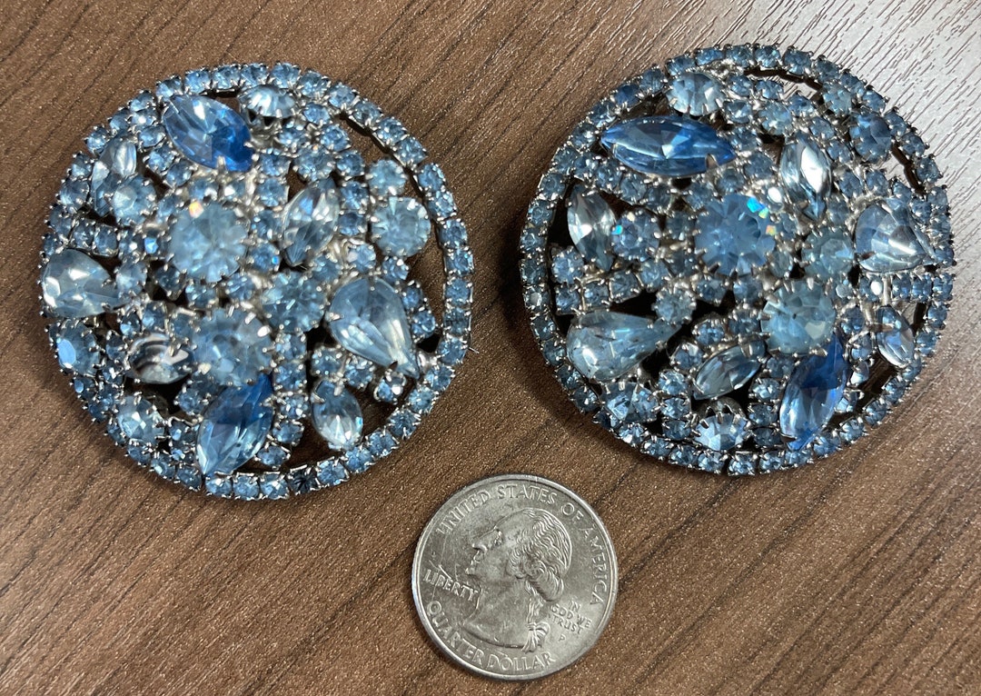 A Pair of Weiss Baby Blue Brooch Pins Stunning - Etsy