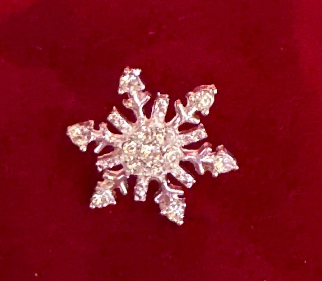 Christmas Winter Snowflake Sparkles Like Crazy. Vintage and Super Cute ...