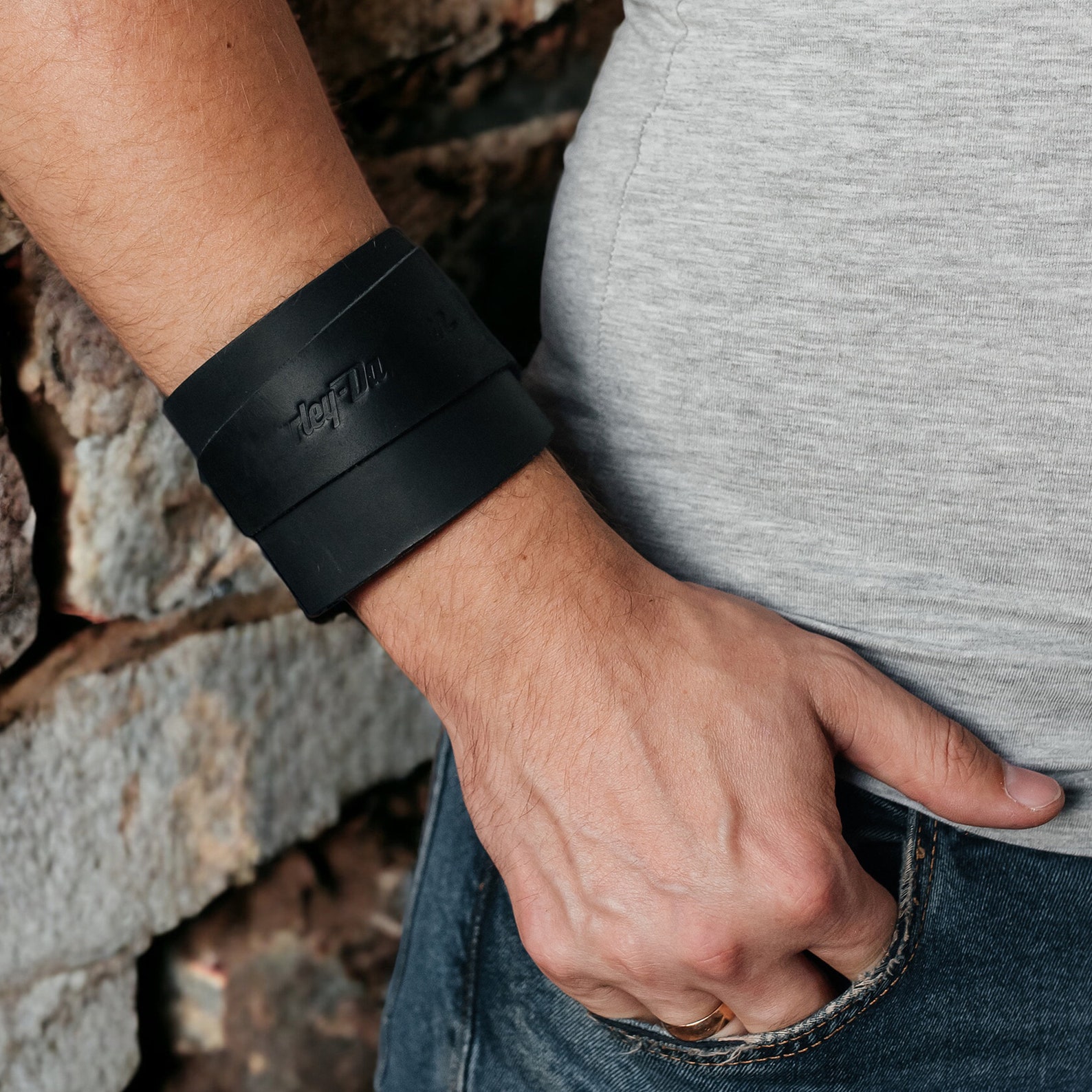 Wide Leather Wristbands for Men Personalized Arm Guard Leather Wrist ...