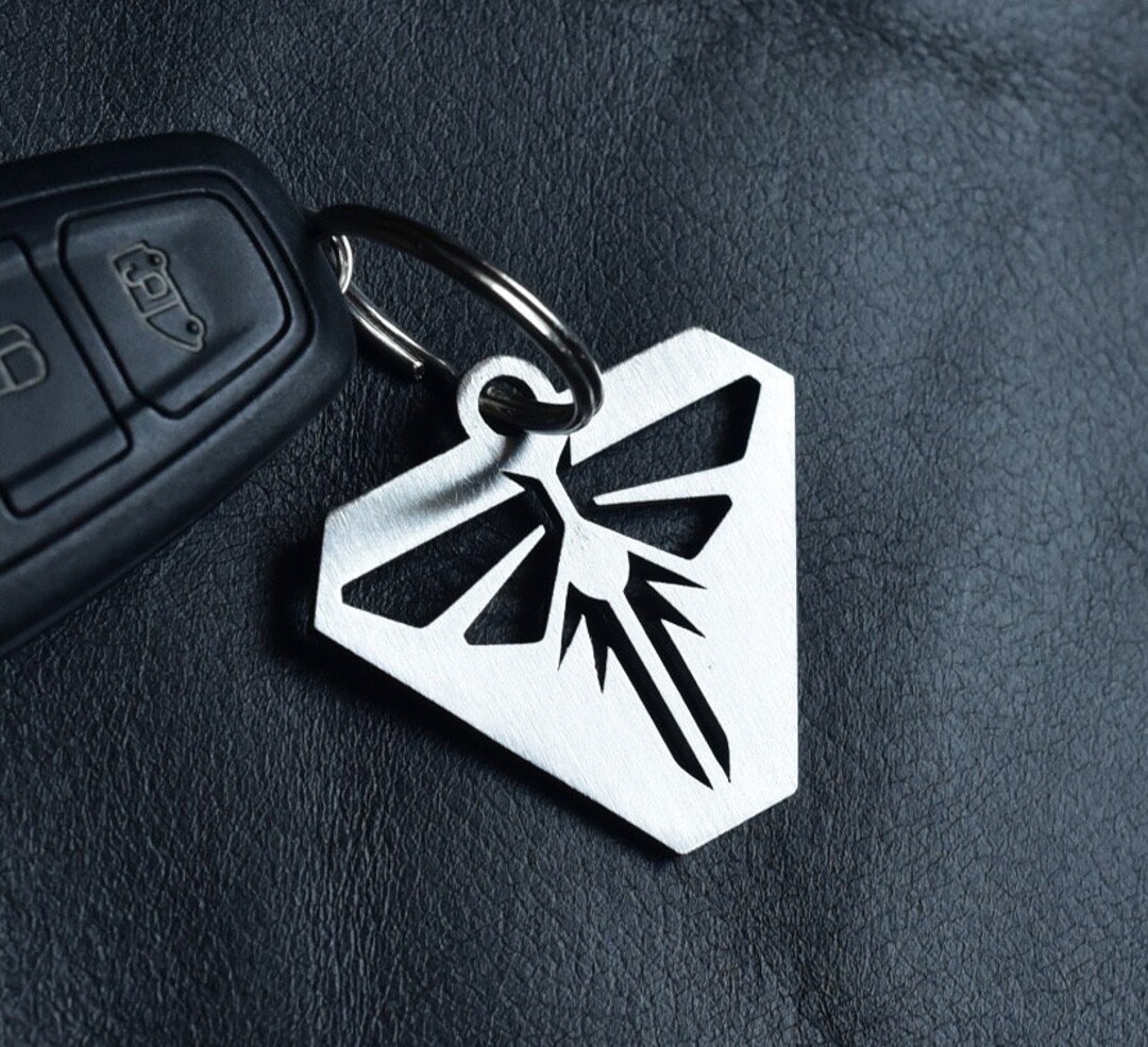 Keyring the Last of Us Keychain Hanging Skylight Ellie Joel - Etsy