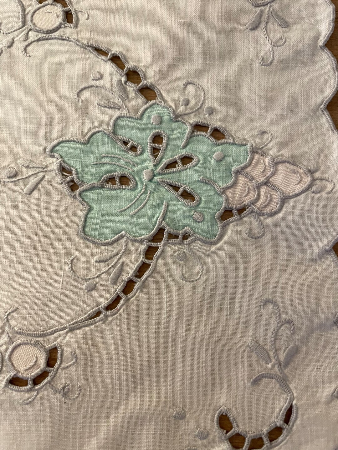 Vintage Floral Embroidered Linen Table Cloth/ Tray Cloth. Beautiful ...