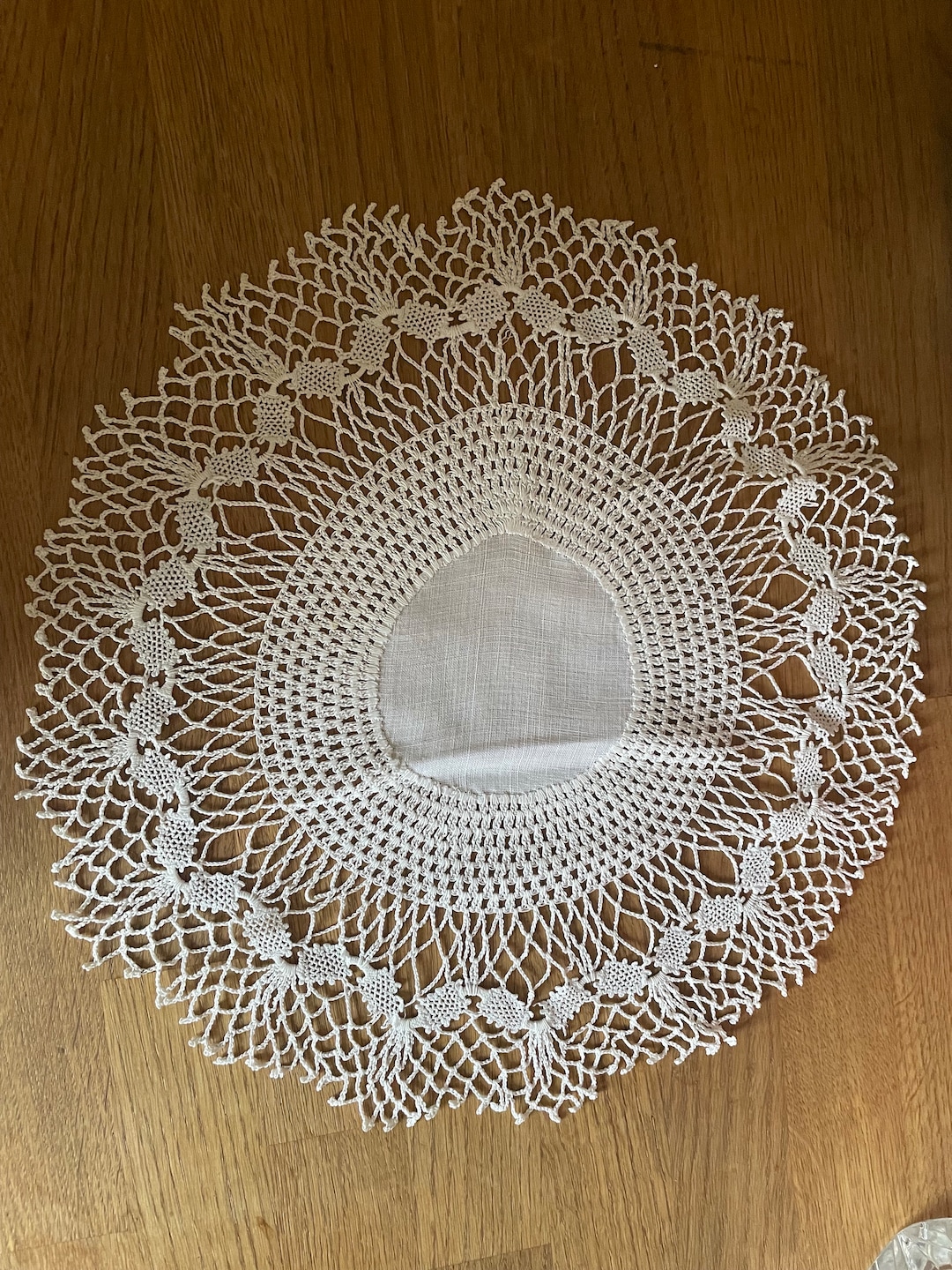 Beautiful Vintage White Linen Crochet Circular Doily/ Tray Cloth ...