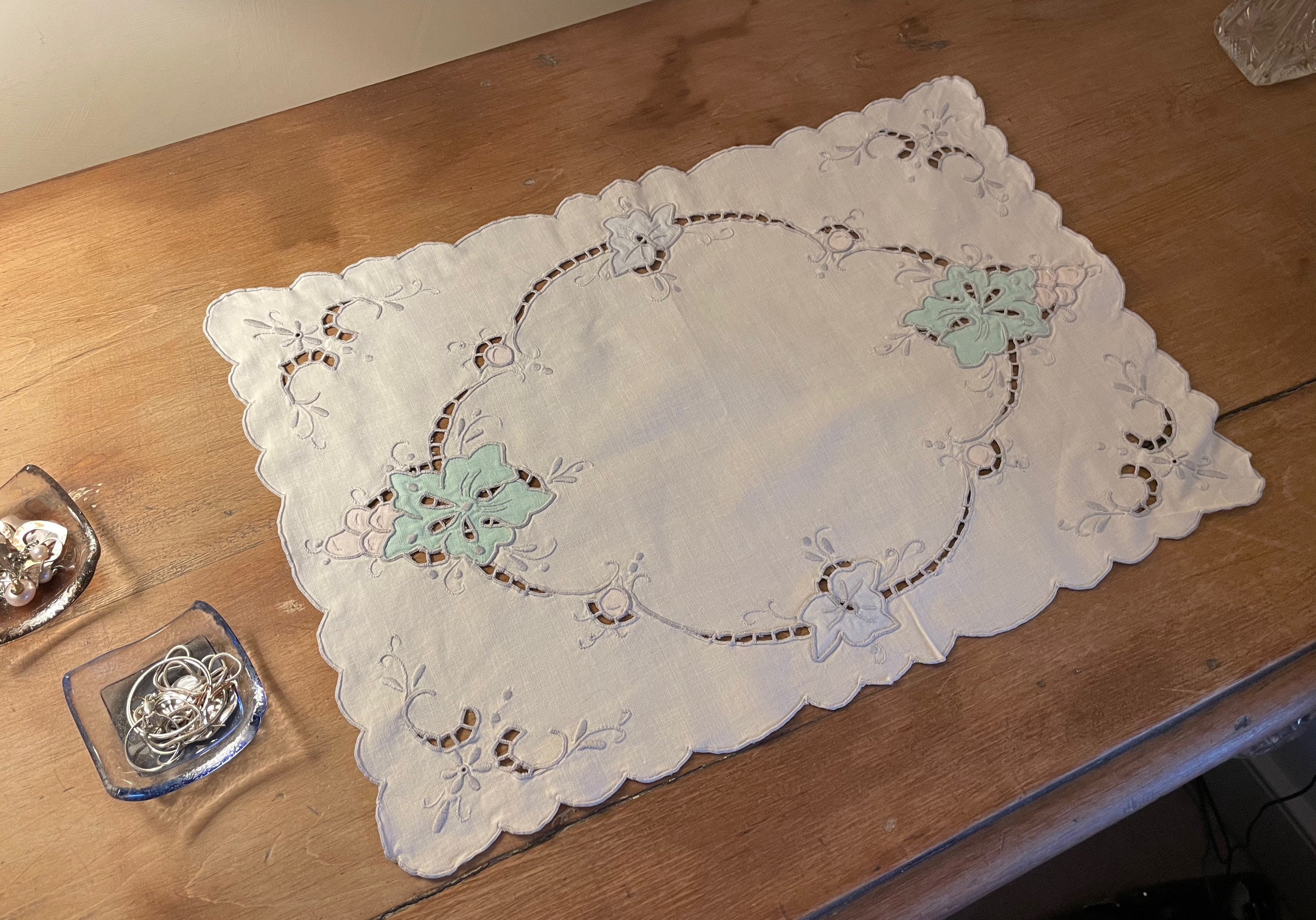 Vintage Floral Embroidered Linen Table Cloth/ Tray Cloth. Beautiful ...