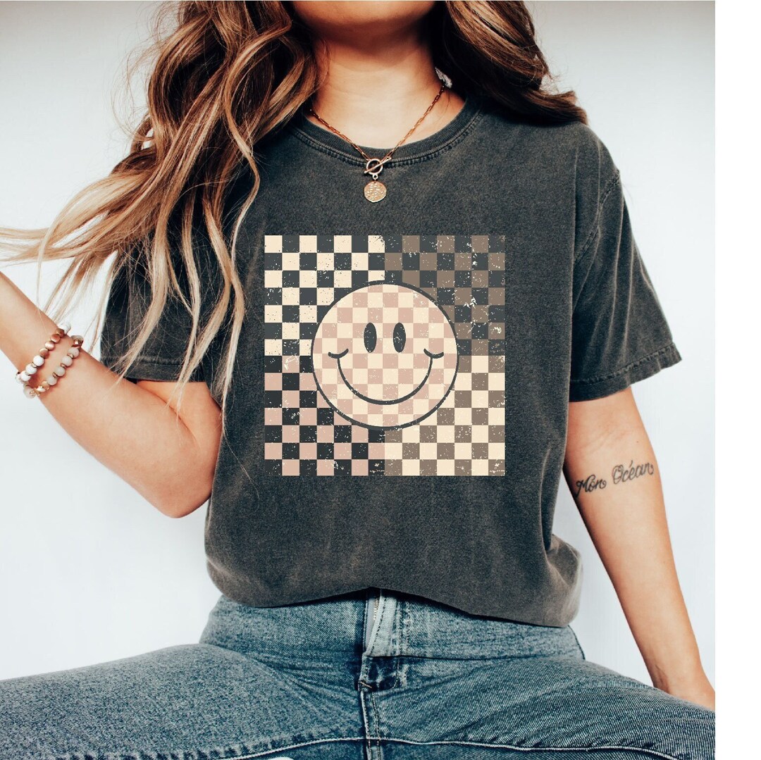 Smiling Shirt, Vintage Smiley Face Trendy Graphic Shirt, Comfort Colors ...