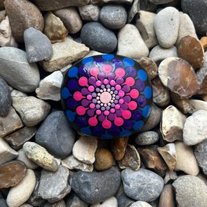Hand Painted Mandala Stone - Unique - Painted Stones - Decorative ...