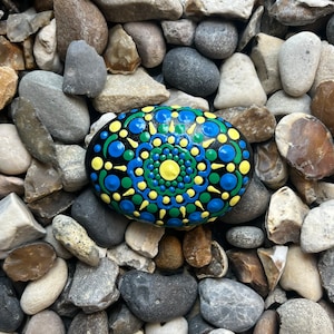 Hand Painted Mandala Stone - Unique - Painted Stones - Decorative ...