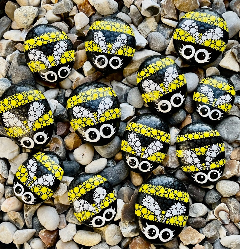 Hand Painted Dotty Bee Stone Painted Stones Ladybird - Etsy