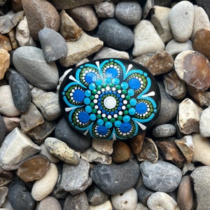 Hand Painted Mandala Stone - Unique - Painted Stones - Decorative ...