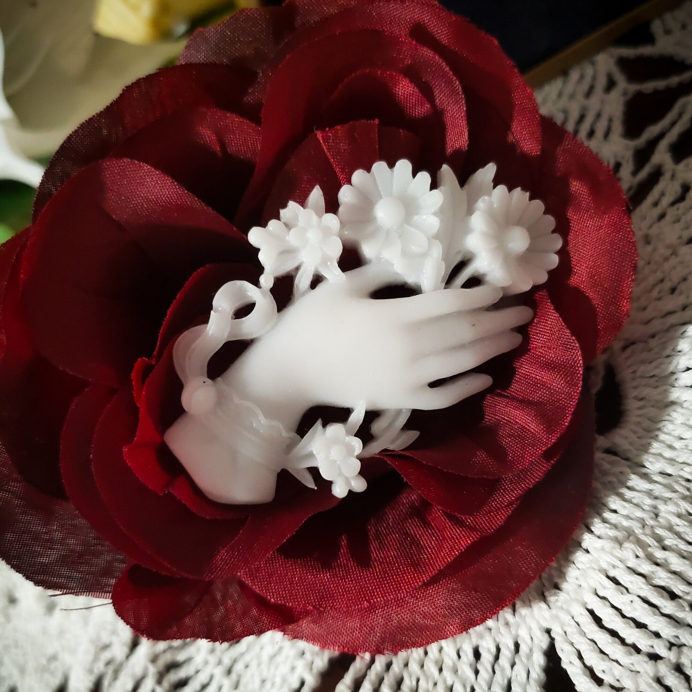Black Victorian Mourning Hand Brooch "elisabeth" - Etsy
