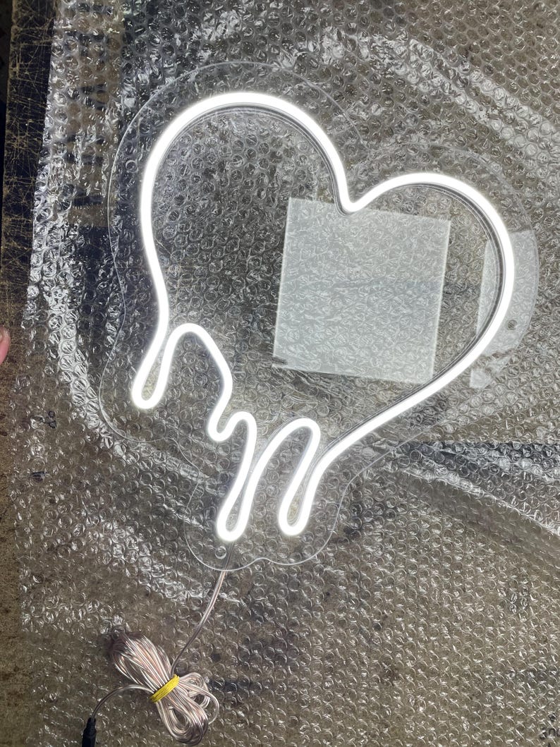 Glowing Dreamy Custom Neon Sign, Minimalist Cute Personalized LED Light ...