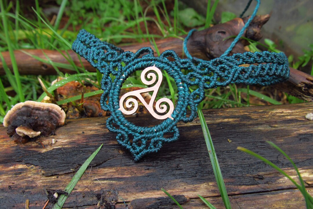 Triskelion Celtic Knot Handcut Coin Macrame Choker Necklace - Etsy