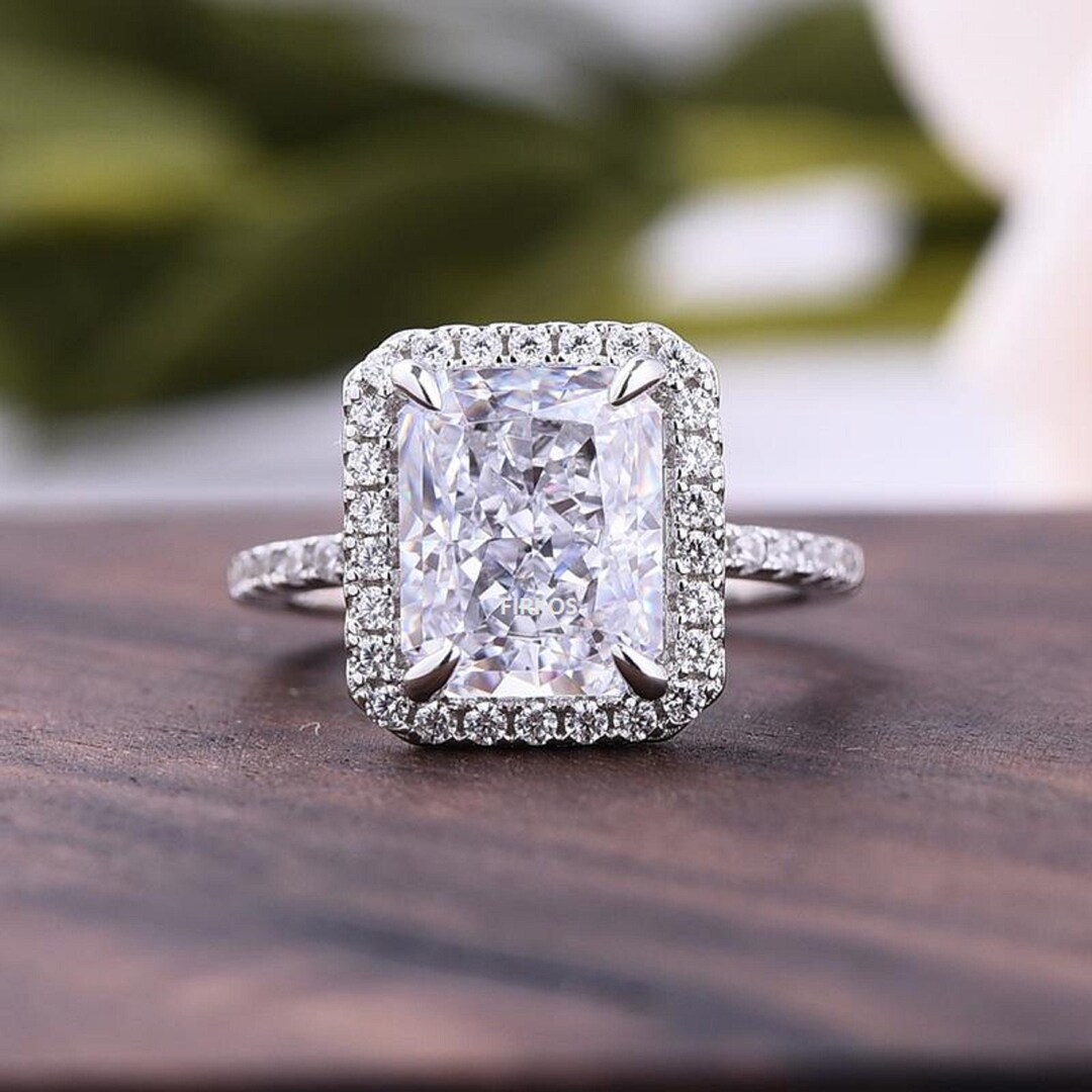 2.5 CTW Radiant Colorless Solitaire Moissanite Halo Engagement - Etsy