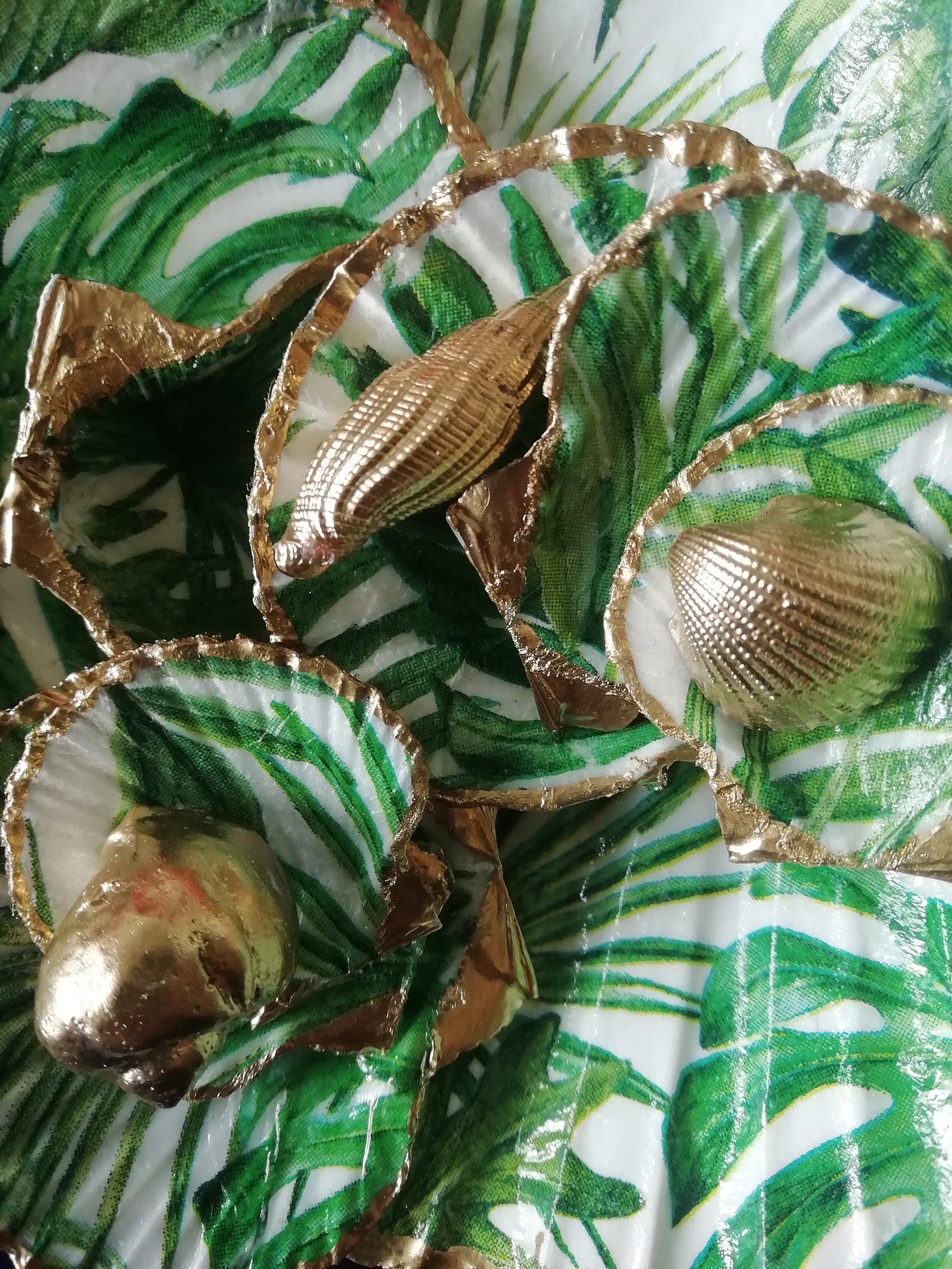 3 Palm Design Decoupaged Scallop Shells finished in Liquid | Etsy