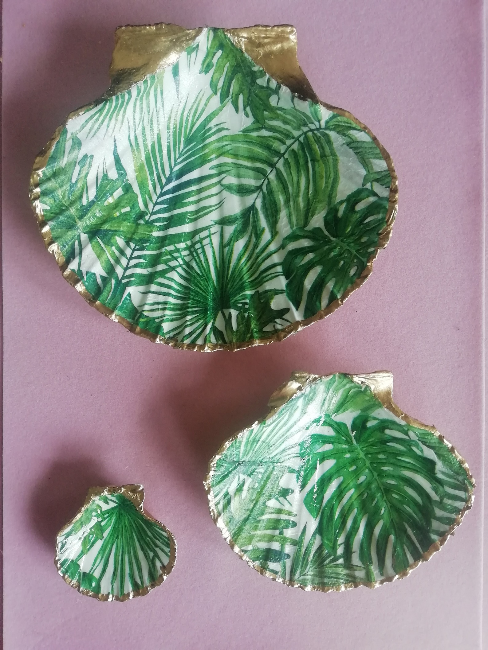 3 Palm Design Decoupaged Scallop Shells finished in Liquid | Etsy