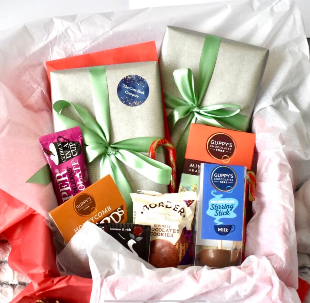 Book Lover Gift Box: Surprise Books, Chocolate, Stationery - Etsy UK