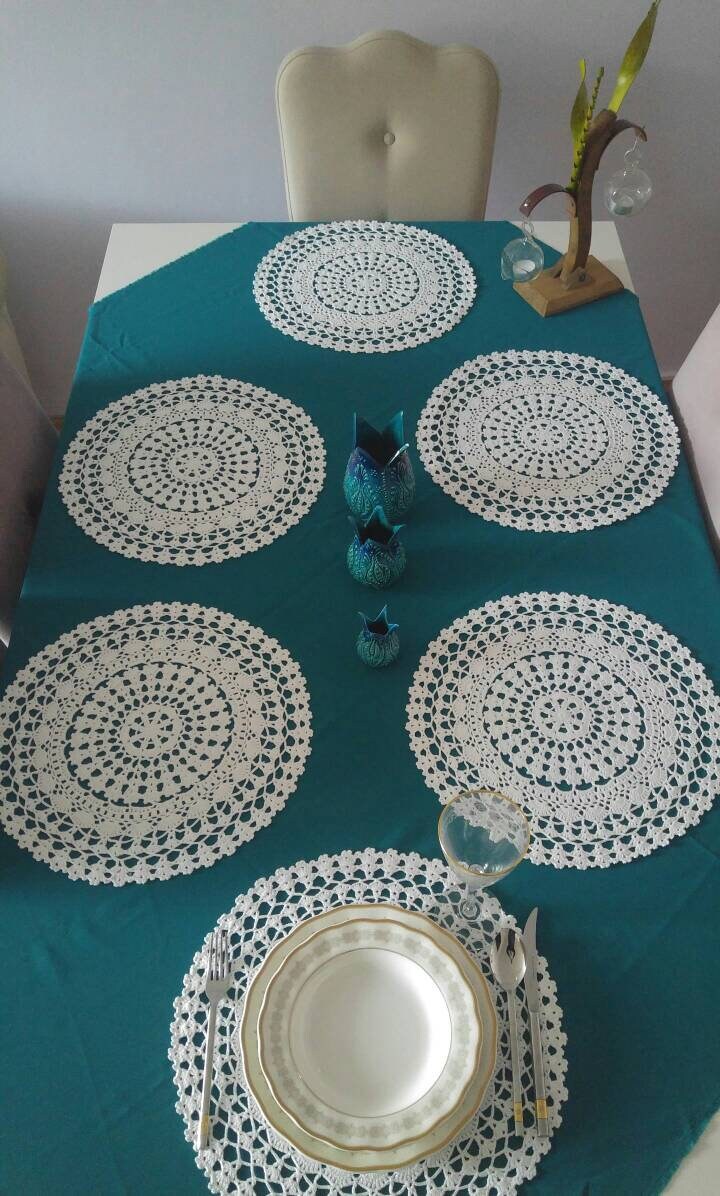 White Knitted Round Coasters, Table Design for Invitations, Crocheted ...