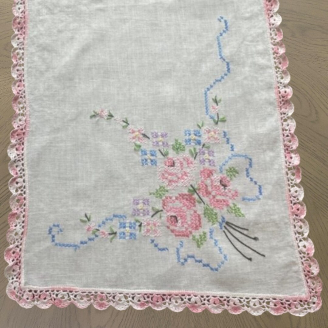 Table Runner Cross Stitch Embroidered Floral and Rose Pattern 13.5 X 36 ...