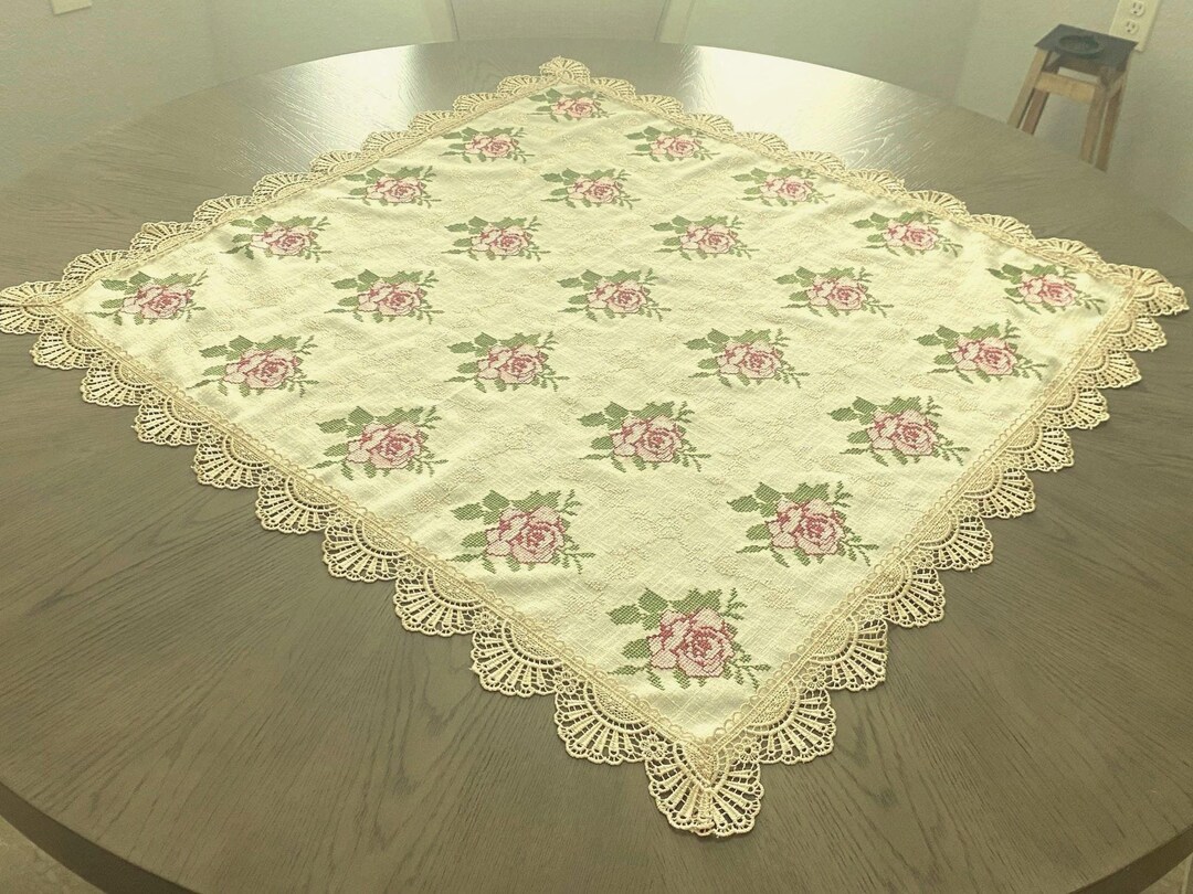 Embroidered Table Topper Rose Pattern Lace Edge 35 Inch/ Vintage Table ...